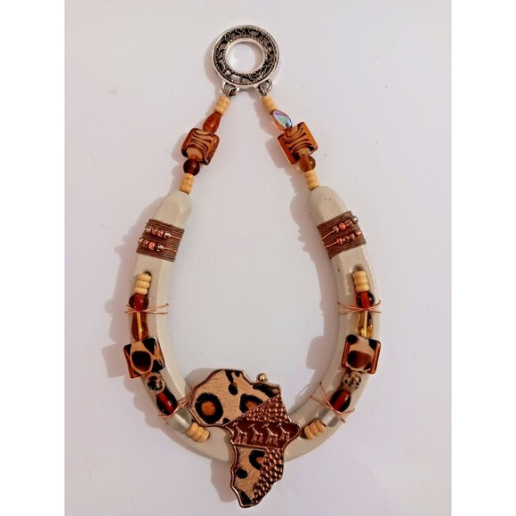 Accents | Diamond Horseshoe African Wall Art Lepard Giraffe Print ...